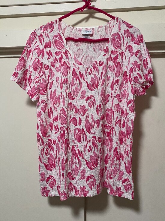 Jaclyn Smith | Tops | Jaclyn Smith Short Sleeve Pink White Lightweight ...